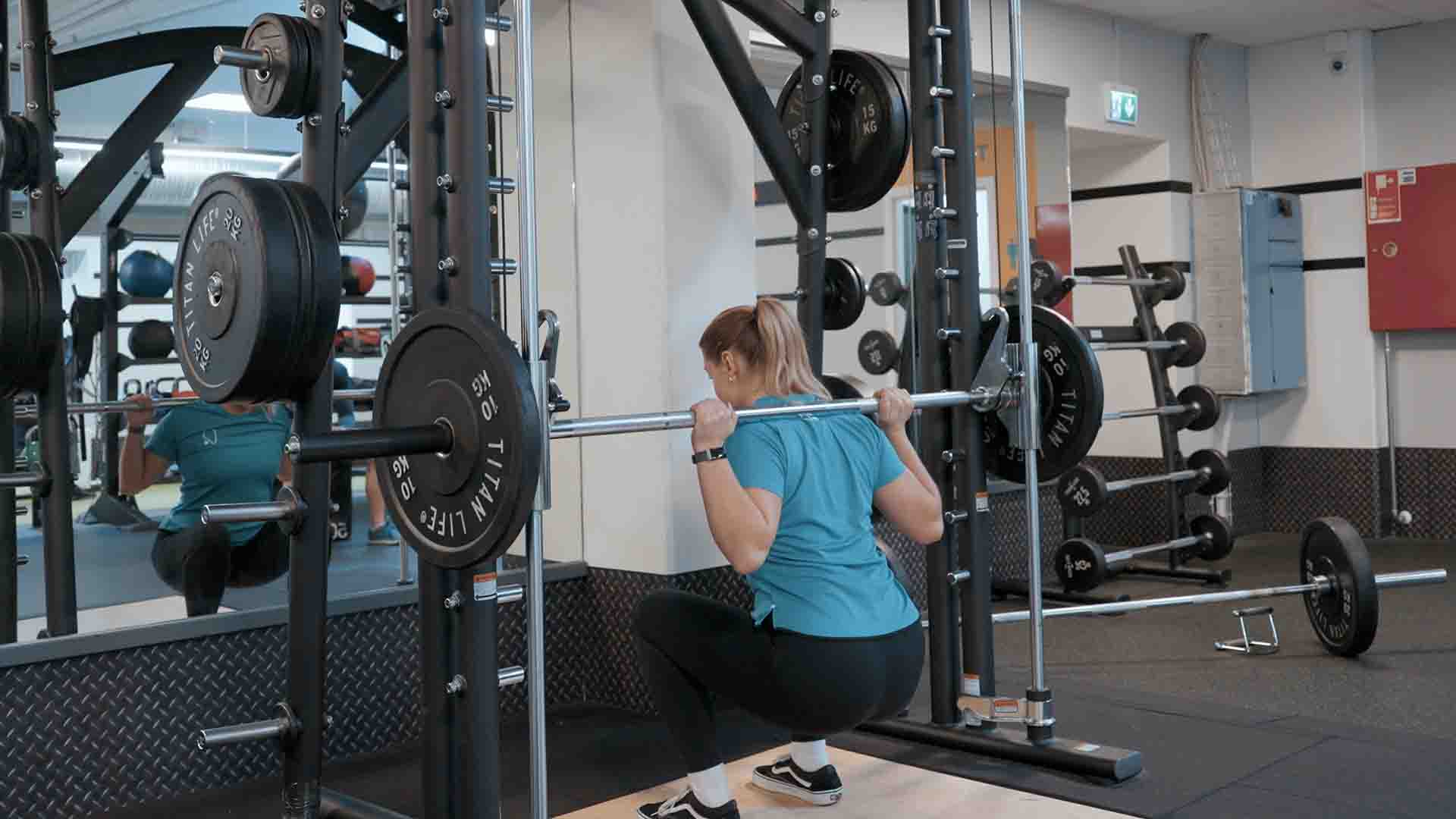 Smith machine - Klik her, og læs om maskinen - PureGym